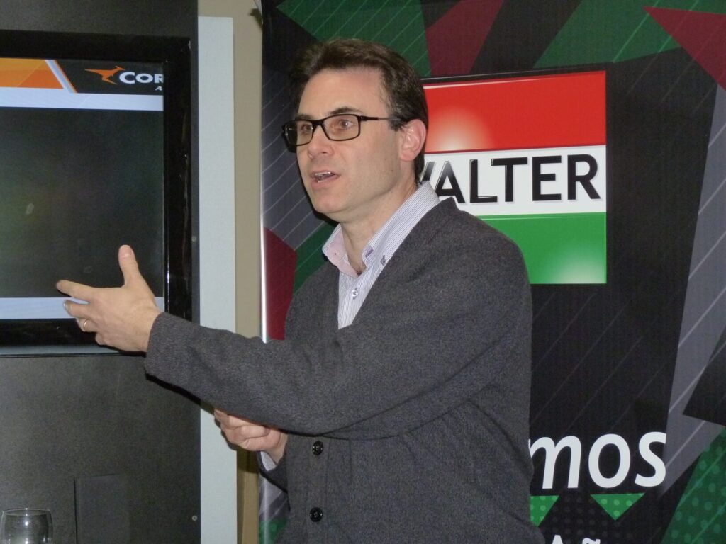 WALTER Suspensión Celebro 25 Años de Trayectoria y Fidelidad con sus ...